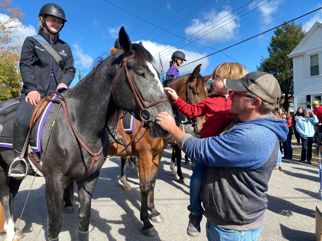Arts and craft festival draws a crowd to downtown Wilmore | Jessamine ...